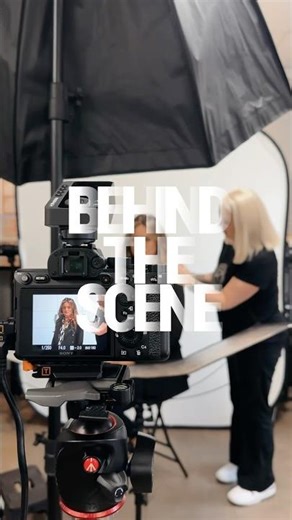 I bring the studio to YOUR office. Quick, easy & your team is on schedule. Want a headshot day? 😏