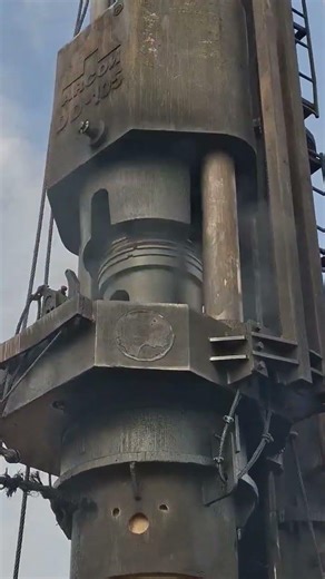 Entering slowly but surely guys DIESEL HAMMER DD105 and Pile D80cm