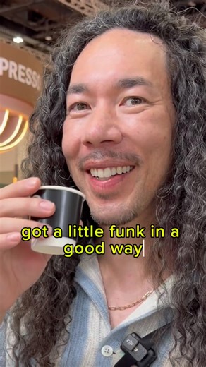 Loscaposcoffee | speciality coffee on Instagram: "☕✨ From Hollywood icons to exceptional coffee moments. Known for capturing the world’s biggest stars in unforgettable slow-motion moments, @colewalliser understands that true impact is created through detail, timing, and intention. Today, that same eye for excellence met our Papayo Coffee—a coffee crafted to stand out, leave an impression, and be remembered long after the first sip. Because whether it’s a Hollywood star or a cup of coffee, greatn