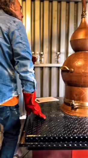 Kazani 📍Crete, Greece🇬🇷 Explore Crete: tasteatlas.com/crete In the mountain villages of Crete, the distillation of Tsikoudia (Raki) is not merely a manufacturing process—it is a sacred ritual known as Rakokazano. During the autumn and winter months, the air is thick with the scent of burning wood and boiling grape pomace as communities gather around the glowing copper stills. The „Kazani“ acts as the hearth of the village, turning the leftovers of the wine harvest into a crystal-clear spirit 