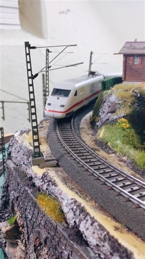 Der ICE 2 von Märklin - Modelleisenbahn H0 Modellbahn Modellbau