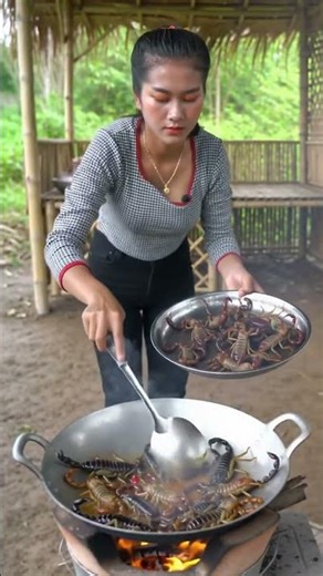 Fried Insects in the Forest | Wild Food Cooking & Tastin