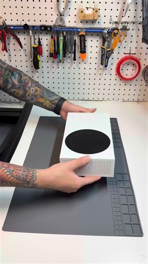 FIXED Cell Phone Repair on Instagram: "Xbox Series S over heating so we changed the thermal paste 🔥 #xboxseriess #overheat #fypage #northridge #sanfernandovalley"