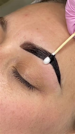 Stain Hybrid Dye for Perfect Brows