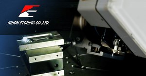 ５軸レーザー彫刻機