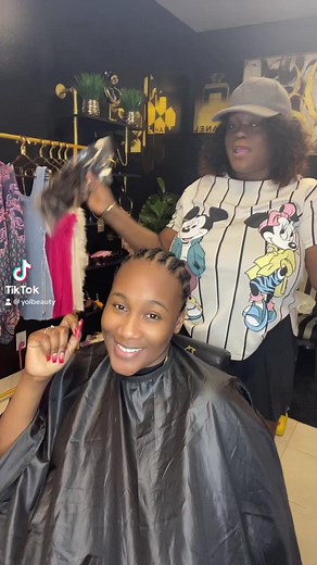 Coucou mes amours siw interese Ak belle perruque sa DM mwen ou rele nan 7868031757 konsa tou siw bezwen fe application lace ouka relem pouw mete appointement Nou Florida Fort Lauderdale | YOLVA Source of Beauty