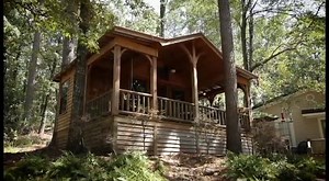 Take a peek at the 'outside' thing Miss Kay put INSIDE her She-Shed! (And check out some of our favorite She-Sheds here: http://bit.ly/1NVUs5g) | EverythingInspirational.com