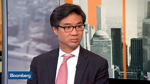 China Must Free-Float Yuan In Order to Cut Rates: Woo