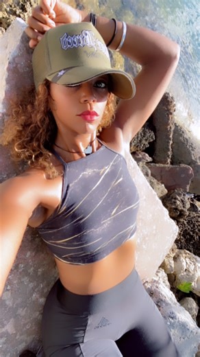 I have The MethodWho has The Plan?I have The CompassWho has The MapHow will I get to where I’m going without knowing the destination? How can I be the answer when there is no equation?Accept it with love. Endure it with patience. Return it with force. This is The Method.Acéptalo con amor. Aguántalo con paciencia. Devuélvelo con fuerza. Este es El Método.#recovery #bodymechanics #health #fitnessgirl #workout ##dominicana #miami #kettlebell #innerchild #work #fitmom #strengthtraining #healing #bod