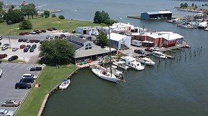 "On Monday, Governor Larry Hogan paid a visit to Snappers and presented them with a citation to honor their years of hard work and dedication to their business. Governor Hogan said, 'It’s quite an accomplishment! Restaurant business is a tough business to be in and for them to be working so hard for 25 years and have such a successful business here in Cambridge, it’s just wonderful.' [...] Ultimately, the owners of Snappers are crediting their success to the people living in Cambridge. Sydnor sa