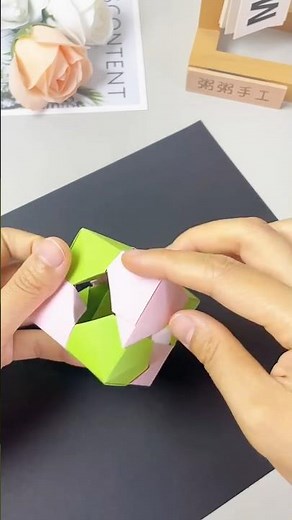 Use square paper to fold a fun cube #Easy to learn origami tutorial