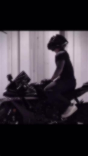 Yamaha R1: A Biker's Dream Machine