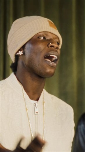 Seyi Vibez sings over live piano 🥲 #seyivibez #finetuned #nigeriamusic #afrobeat #audiomack