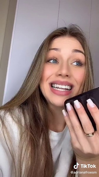 Adriana Fróes no TikTok