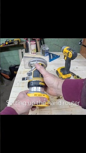 Setting up the hand router #woodworking #tablemesa #wood