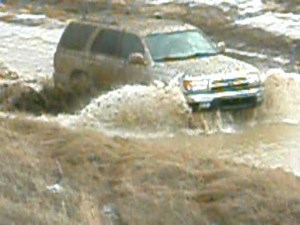 2000 4runner mudding with new lift and tire