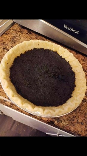 Black Bottom Banana 🍌Cream Pie 🥧 Thank you Ben for your continued support. ❤ SunShine Treats To Eat 🌞 I don't own the rights to the music 🎵playing in the background. | SunShine Treats To Eat