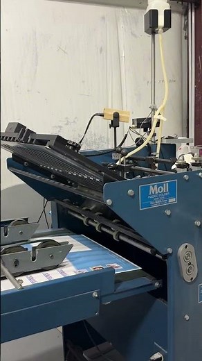 Yes, we make custom pocket folders! | Youromega.com