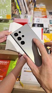 2.1M views · 2.8K reactions | Feel the excellent performance of Samsung S24Ultra’s high-speed continuous shooting #Samsung | Trendy Tech Review | Facebook