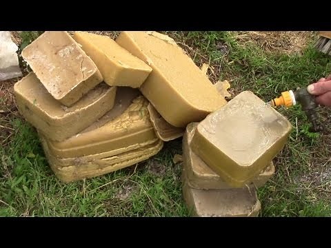 Cleaning And Filtering Beeswax In A Homemade Wax Steamer
