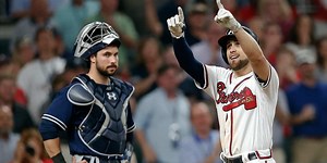 Ender starts party at Braves' new park