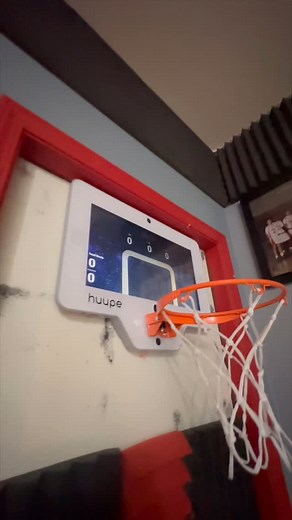Dunk off on the huupe mini 🏀🤯 #dunk #basketball #dunkcontest #basketball #hoops #ballislife #baller #hoops #dribble #ballislife🏀 #slamdunk | huupe