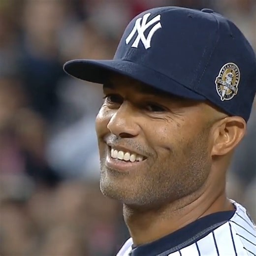 562K views · 25K reactions | On this date in 2013, Derek Jeter and Andy Pettitte went to the mound to take Mariano Rivera out for the final time. Exit Sandman. ( @mlbvault) | CBS Sports HQ | Facebook