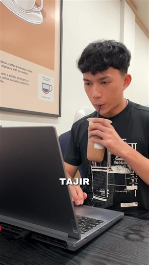 Richo | AI Tips 🤖💡 on Instagram: "Hati-hati website ini bisa bikin lu tajir 🤑 #freelance #work #job #programmer #kerja"