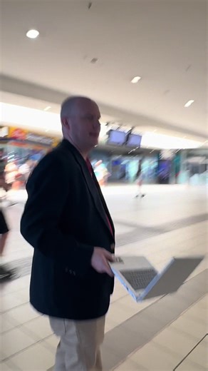 Romantic First Dates in Melbourne: Comfort & Connection