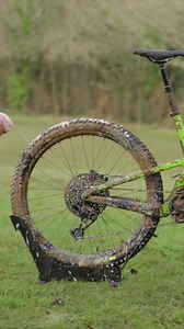 Juice Lubes Bike Cleaners, lubes and maintenance gear 💦 We make crazy-good value, kind-on-the-environment, tough-on-mud gear that'll keep you ON the trails and OUT of the workshop! | Juice Lubes