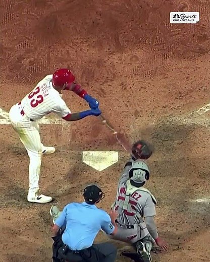 PHILLIES WIN ON A WALK-OFF CATCHER'S INTERFERENCE 🤯