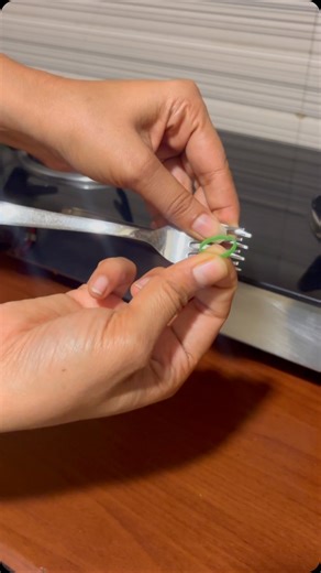 Rajitha_vlogs18 on Instagram: "Useful Tip 😱| kitchen hacks . . . . . . . . #kitchentips #kitchen #kitchenhacks #kitchendesign #cookingtips #kitchengoals #kitchenidea #kitchenideas #cooking #food #glass #tips #hacks #foodie #kitchenware #kitchenrenovation #kitchenset #kitcheninspiration #home #foodlover #recipe #recipes #healthy #healthylifestyle #reel#insta #follow4follow #followｍe #kitchendecor #instagram"