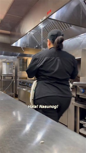 Thea Din on Instagram: "5 days before Christmas. Let’s bake cream puffs! 😍 #ChristmasBaking #christmasdesserts #christmasrecipes #creampuff #Day401of500"