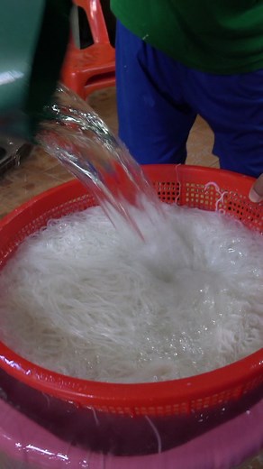 Making Fresh Kanom Jeen Noodles from Scratch in Krabi