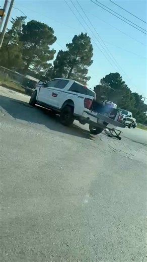 🚨 #WeAreAware Traffic Alert: This video was taken today, Friday, August 8, 2025, in Midland, Texas, of an accident on CR 138 and FM 1788 at approximately 6:17 p.m. The person who took the video tells me that traffic is heavy in that area. Please take this information into account. | Patsy Casas Telemundo20