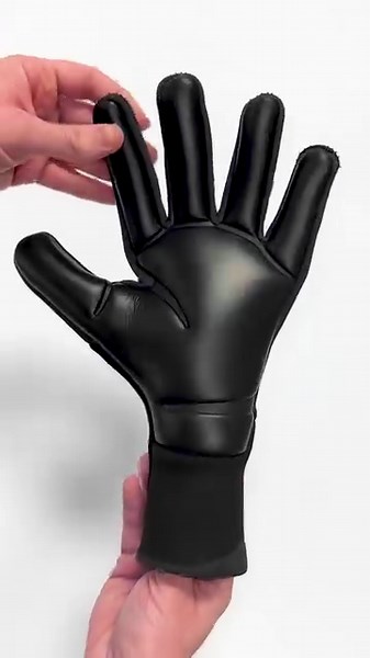 Unboxing the Adidas Predator Pro 'Black Pack' 🖤 | Just keepers