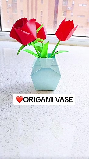 Origami paper flowers vase. Simple handmade small vase #daily #Handmadepartner #Handmadevase #Origamivase #Vaseorigami #Vaseorigamitutorial #handworked #papervase