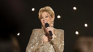 Watch Hacks Season 1 Episode 10 - I Think She Will