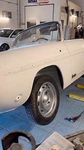 RUST REPAIR ON THIS CARAVELLE.⚒️🇫🇷 I use some @3mcollision products like Angle Roloc with p.80 Roloc disc. What do you think about ? #frenchpainterlife #rustrepair #automotive #automobile #autobodyrepair #autobody | Les FDP de la carrosserie