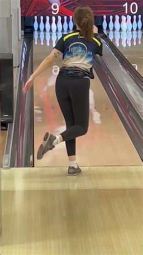 Do String Pins Change Carry? 10 Pin Stays on a Good Shot 🎳 #bowling #bowlinglife #germanbowlinggirl