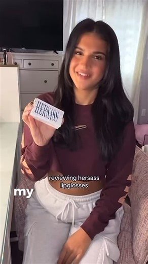 Tyra Harris on Instagram: "HerSass | Azula: Colour Changing Lip Oil + Muse Lip Gloss REVIEW💋 #hersass #Azula #muse #lipgloss #girls #makeuprecommendations #haul #GRWM #explore"