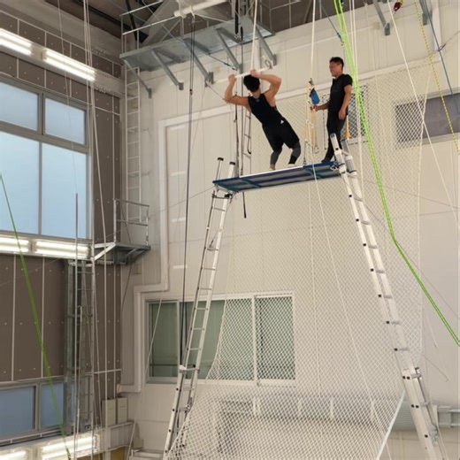 Just for fun!! Reverse Straddle Whip & Straight jump return by @makoto.052.bon As your request, we did it!! @thetrapezenet Fly’n Fit でもよく活用する世界最多の空中ブランコトリック集を管理するThe trapeze net からこのトリックの動画がまだないからやって動画送ってって連絡があったのでやってみましたw リバースストラドルウィップ＆ストレートジャンプリターン🔥🔥🔥 見た目より簡単なトリックだったよー‼︎ #flyingtrapeze #circus #outofline #reversestraddlewhip #straightjumpreturn #training #circusschool #circusinternational #nagoya #flynfittrapezestudio #空中ブランコ #サーカス #名古屋 #命綱なし #リバースストラドルウィップ #ストレートジャンプリターン #トレーニング #楽しく練習 #見た