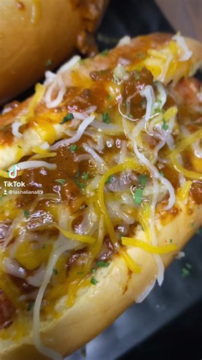 How to Make Delicious Chili Cheese Dogs at Home