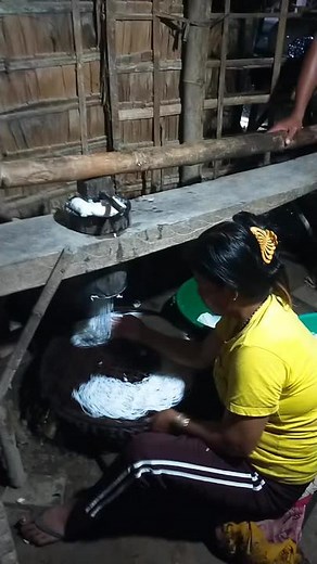 Traditional Coconut Milk Extraction Method