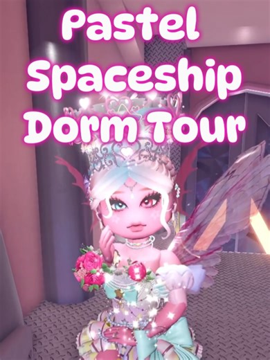 Explora tu dormitorio espacial en Royale High