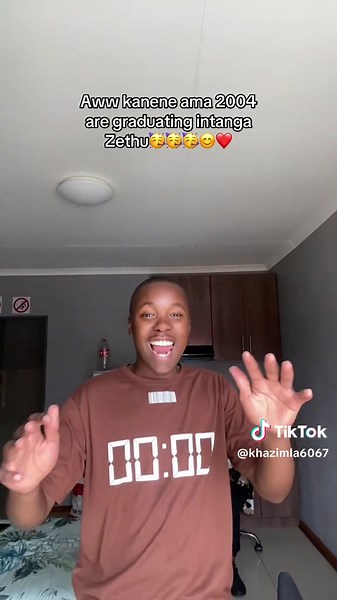 Celebrating 2004 Graduates: A Heartwarming Ceremony