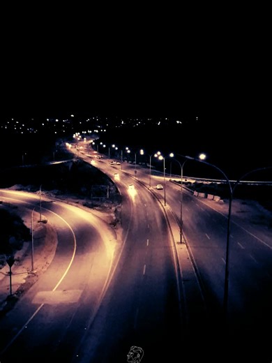 No one is talking about this yet, but… clarity is more important than consistency. I used to think posting more would fix everything. So I doubled my output. More reels. More carousels. More effort. And still? No real sales. Here’s what no one tells beginners in digital marketing: if your message isn’t clear, more content just multiplies confusion. People don’t buy because you showed up 30 days in a row. They buy because they trust you. And trust is built through clear positioning, simple messag