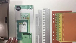 Tutorial per aggiungere pagine, tasche e foto a quasi qualsiasi pianificatore o notebook con fustella Sizzix Thinlits Dies By Lynda Kanase - Planner Page Bindables prodotto disponibile nel nostro shop www.bricotutto.com | Bricotutto Di Fiorani Loredana | Facebook