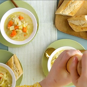 36K views · 545 reactions | Comfort food doesn't have to mean simmering a pot on the stove for hours. Sometimes a warm, hearty bowl of soup is only 30 minutes and 10 ingredients away. Get the recipe: https://bit.ly/36zbOWa | Real Simple | Facebook
