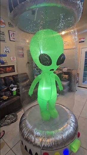 Alien Halloween Costume – Stand out this spooky season with a realistic alien design that’s perfect